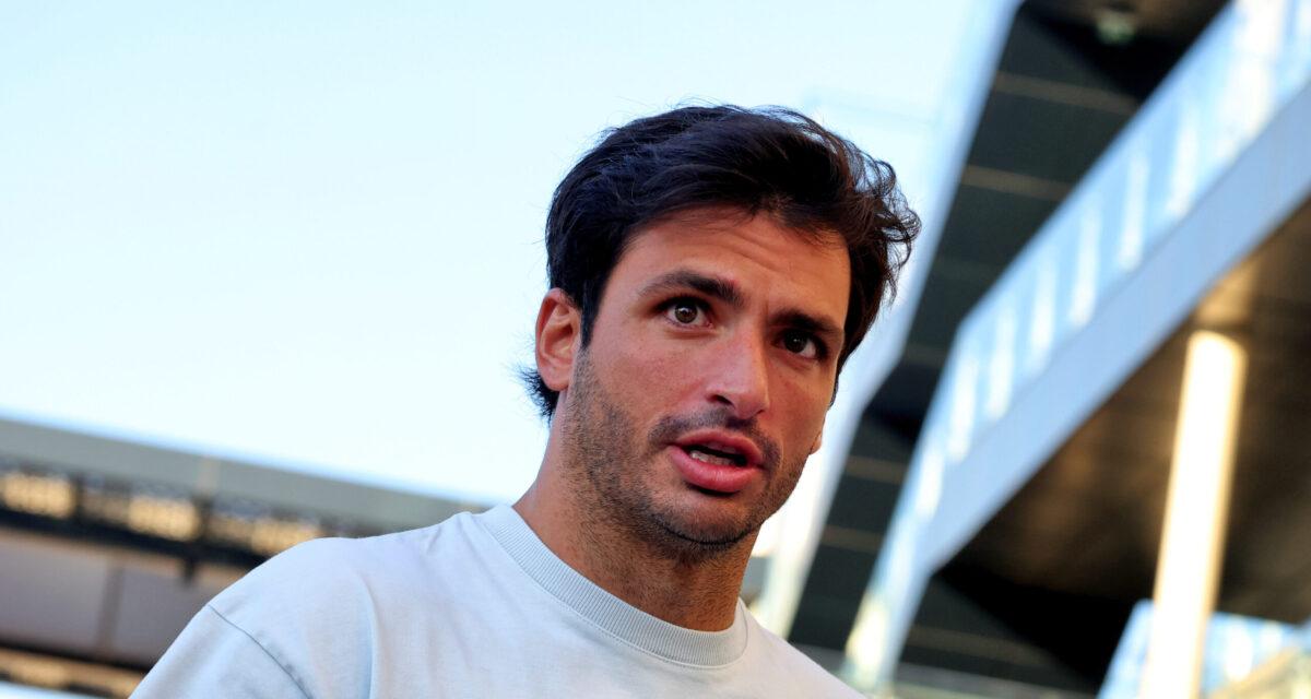 Williams : Cet ancien pilote pense que Carlos Sainz mérite une écurie à ...