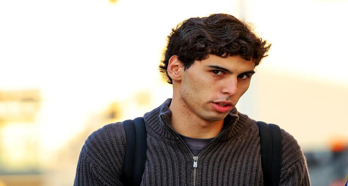 Audi : Gabriel Bortoleto dévoile son casque pour la saison 2026 de ...