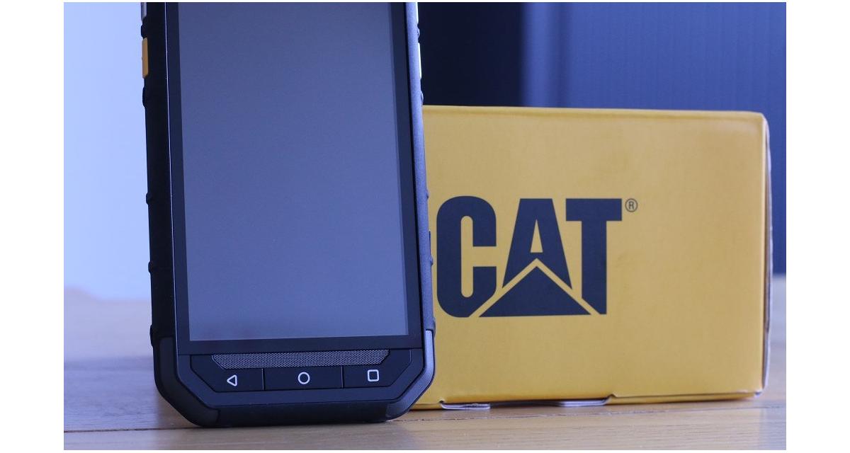 CAT S30 : unboxing du smartphone en images